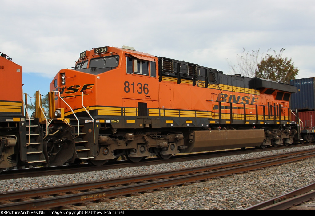 BNSF 8136 - Mid Train DPU #2